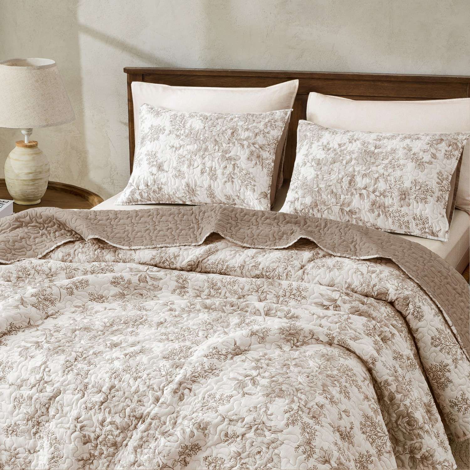 Rose Patterned 3-Piece Quilt Set - Wonderful® Bedding